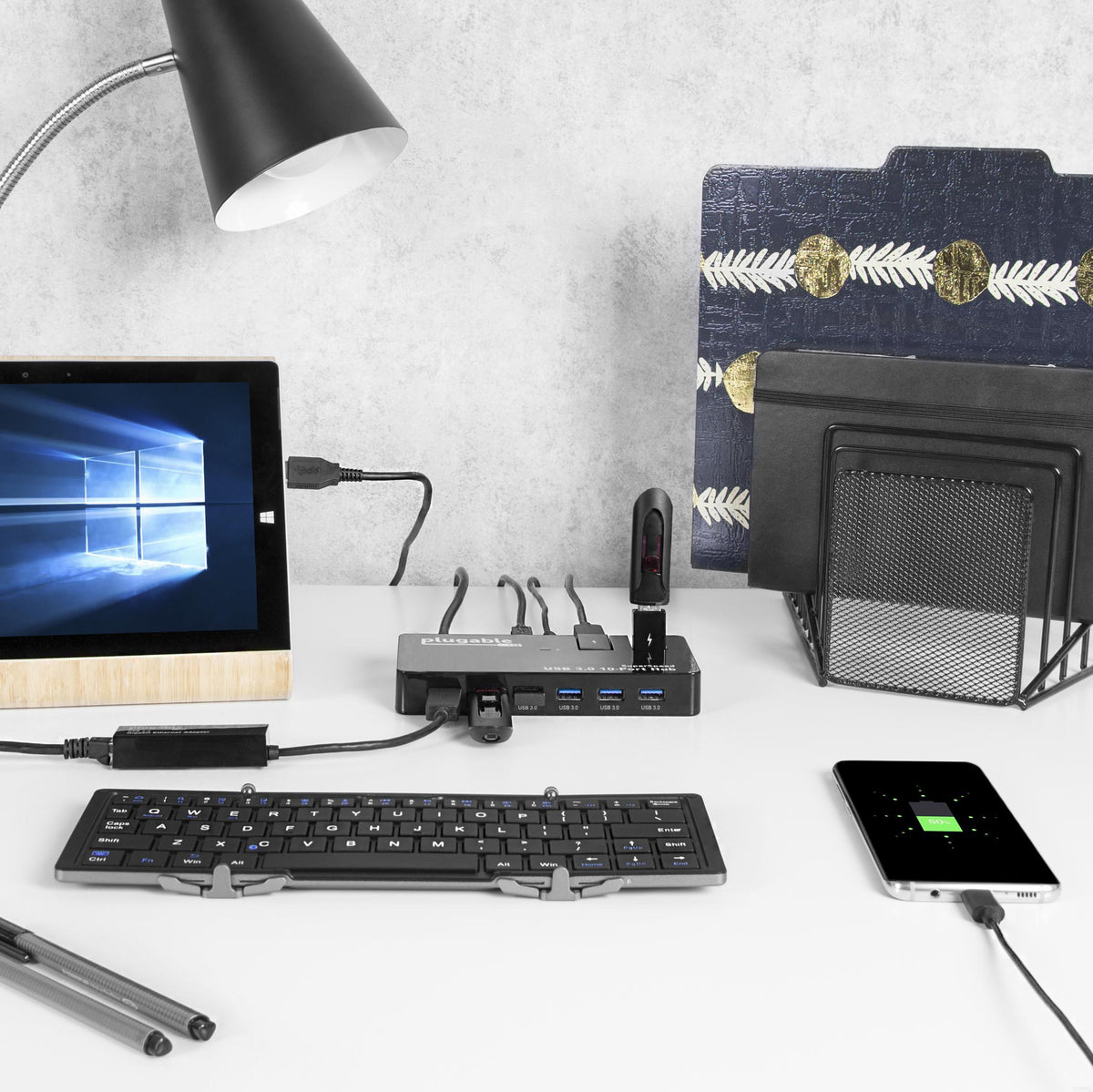 Plugable USB 3.0 10-Port Hub with 50W Power Adapter ~ Plugable Technologies